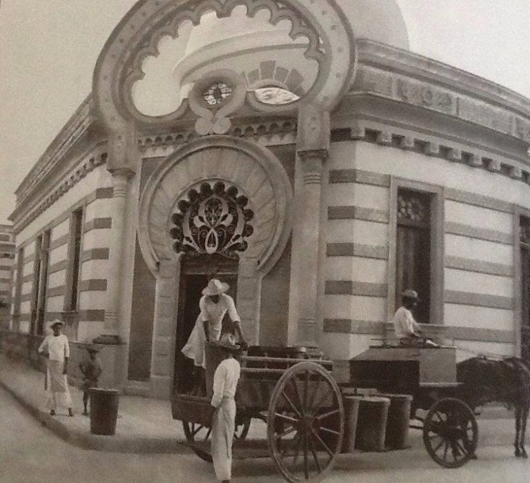 CASA MORISCA: A Merida vision from 'A Thousand and One Arabian Nights ...