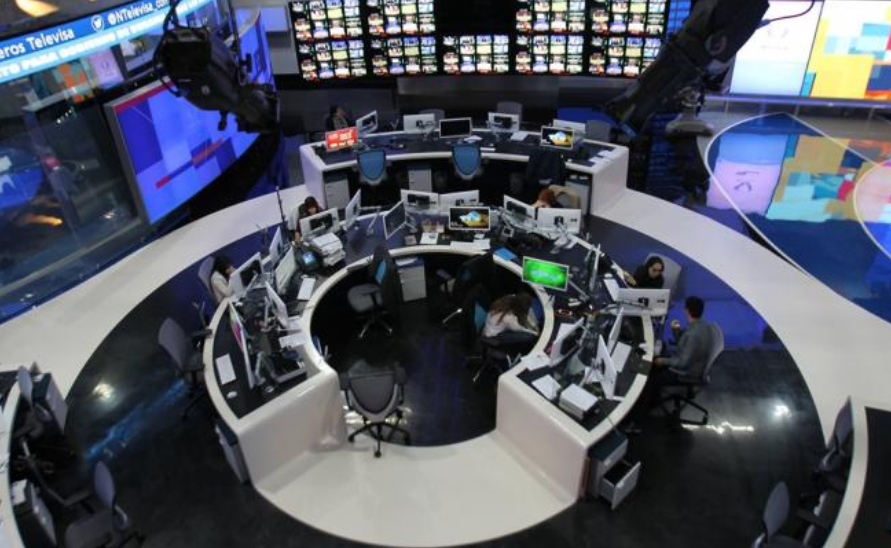 Sancionan al PAN por uso indebido de logo de Foro Tv en spot - Punto Medio