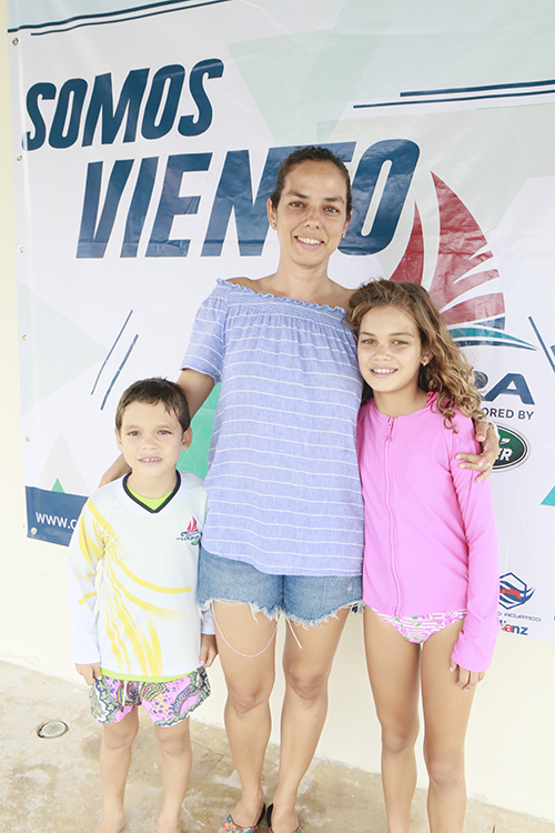 Beatriz Rosado Arrigunaga con Fernanda y Alejandro Gasque - Punto Medio