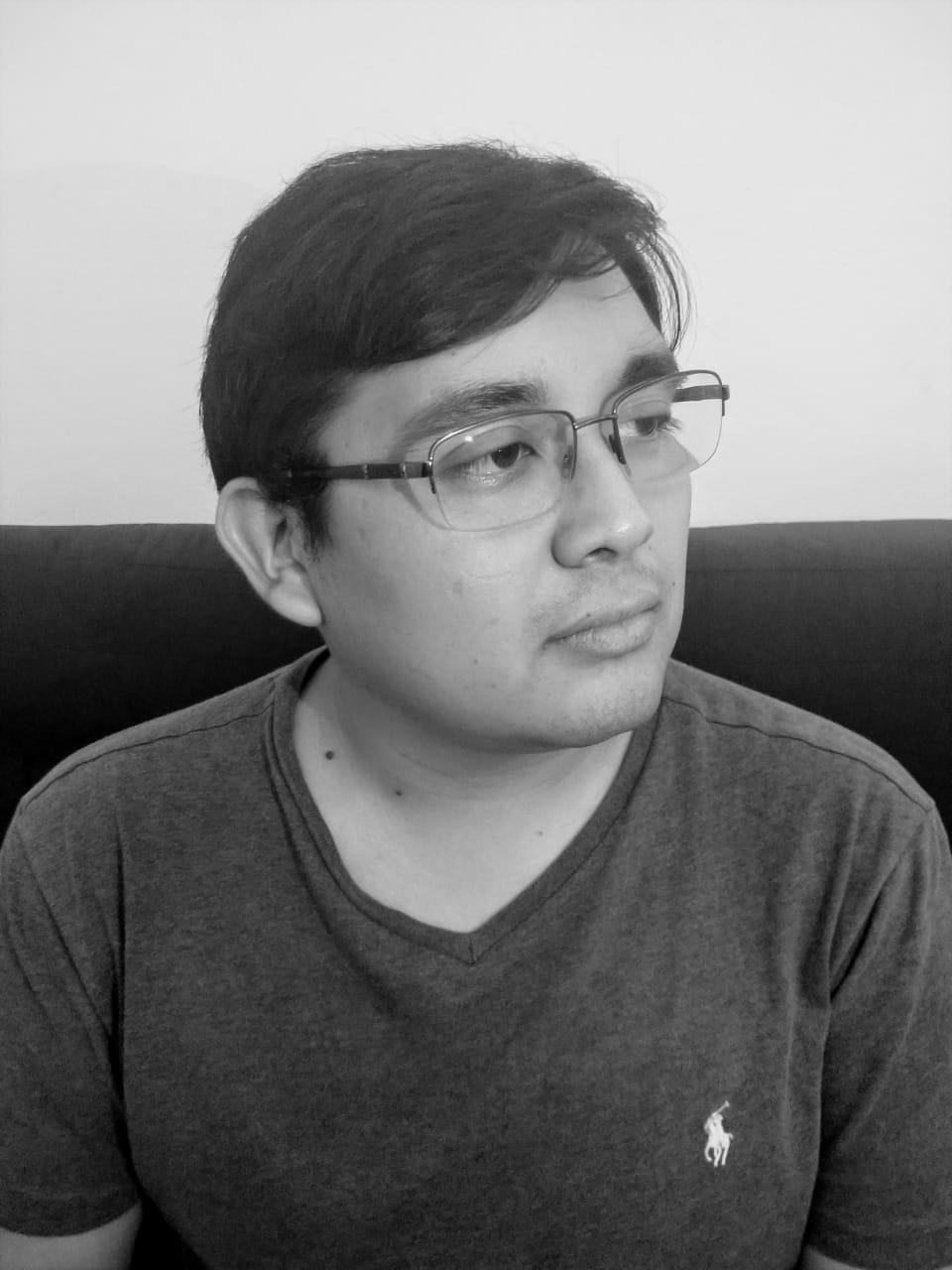 Persona normal y el mundo de los libros - Punto Medio