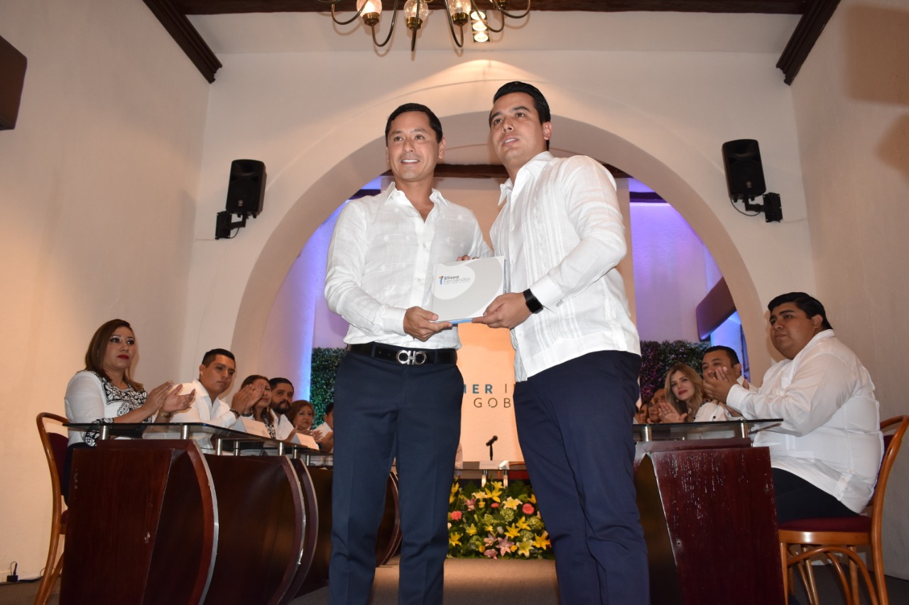 Eliseo Fernández llama a redoblar esfuerzos - Punto Medio