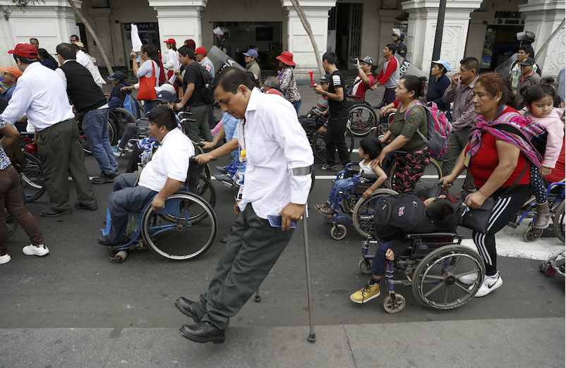 Los discapacitados de Perú reclaman igualdad - Punto Medio