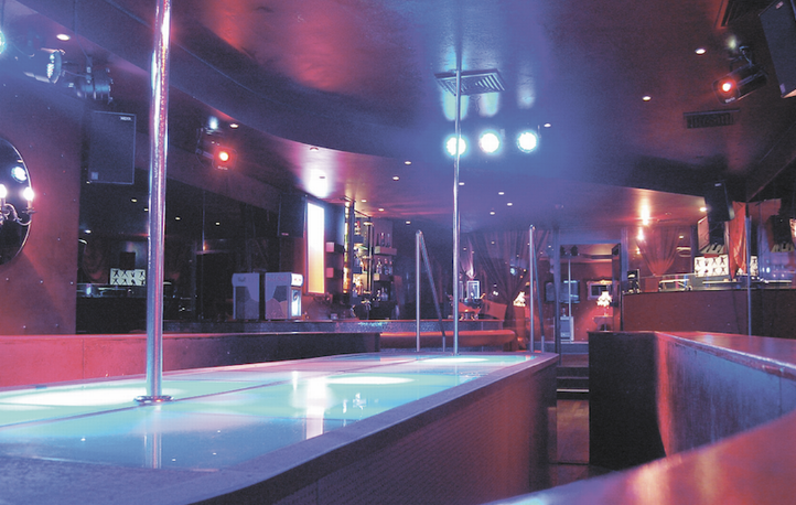 Regresan los "table dance" con espectáculo en línea - Punto Medio