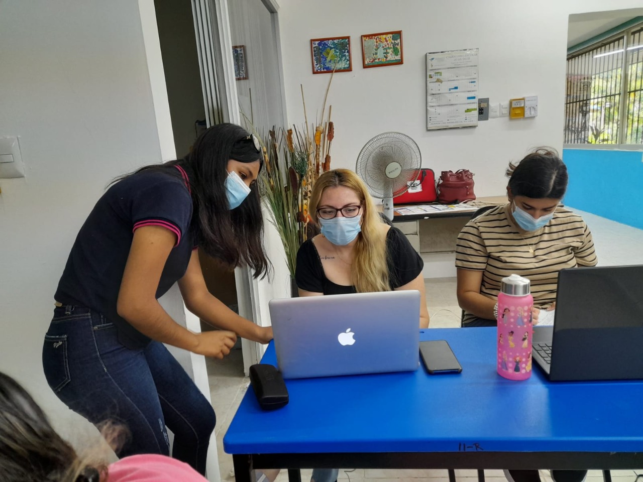 Pese a que a los 17 años es la mejor capacitadora del áreas de sistemas ...