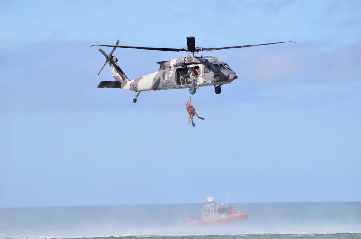 Realiza Semar ejercicios de rescate y seguridad en altamar - Punto Medio