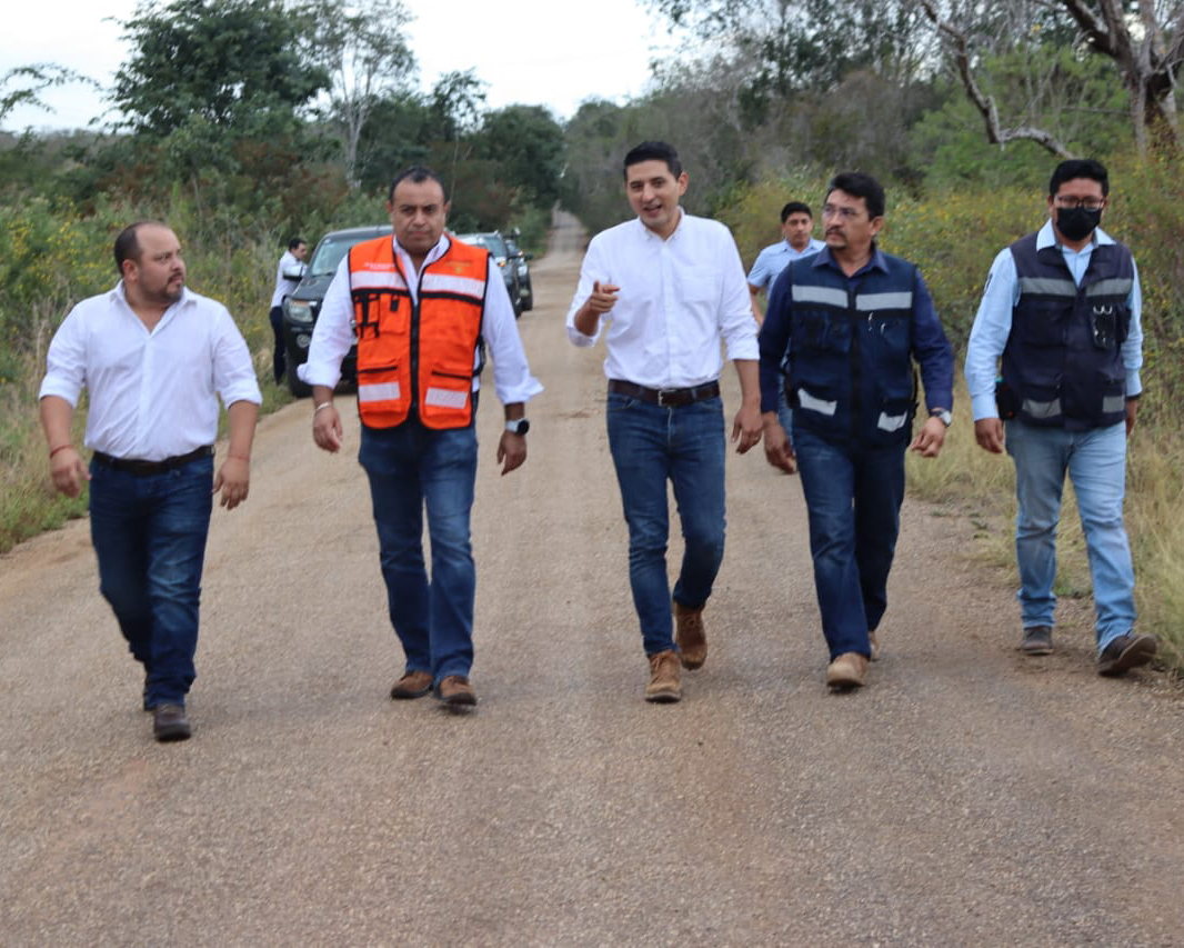 Martín Fragoso y Diego Ávila trabajan coordinadamente - Punto Medio