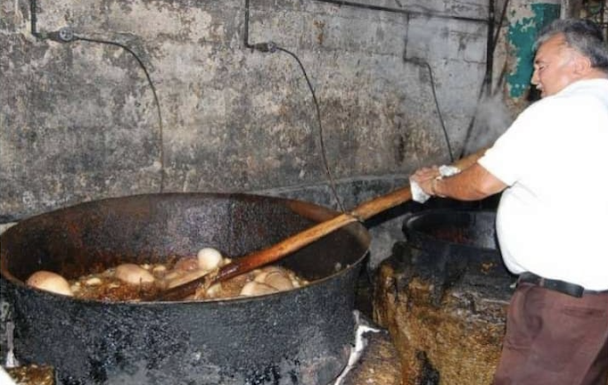 La familia Rodríguez: cuatro generaciones de chicharroneros en ...
