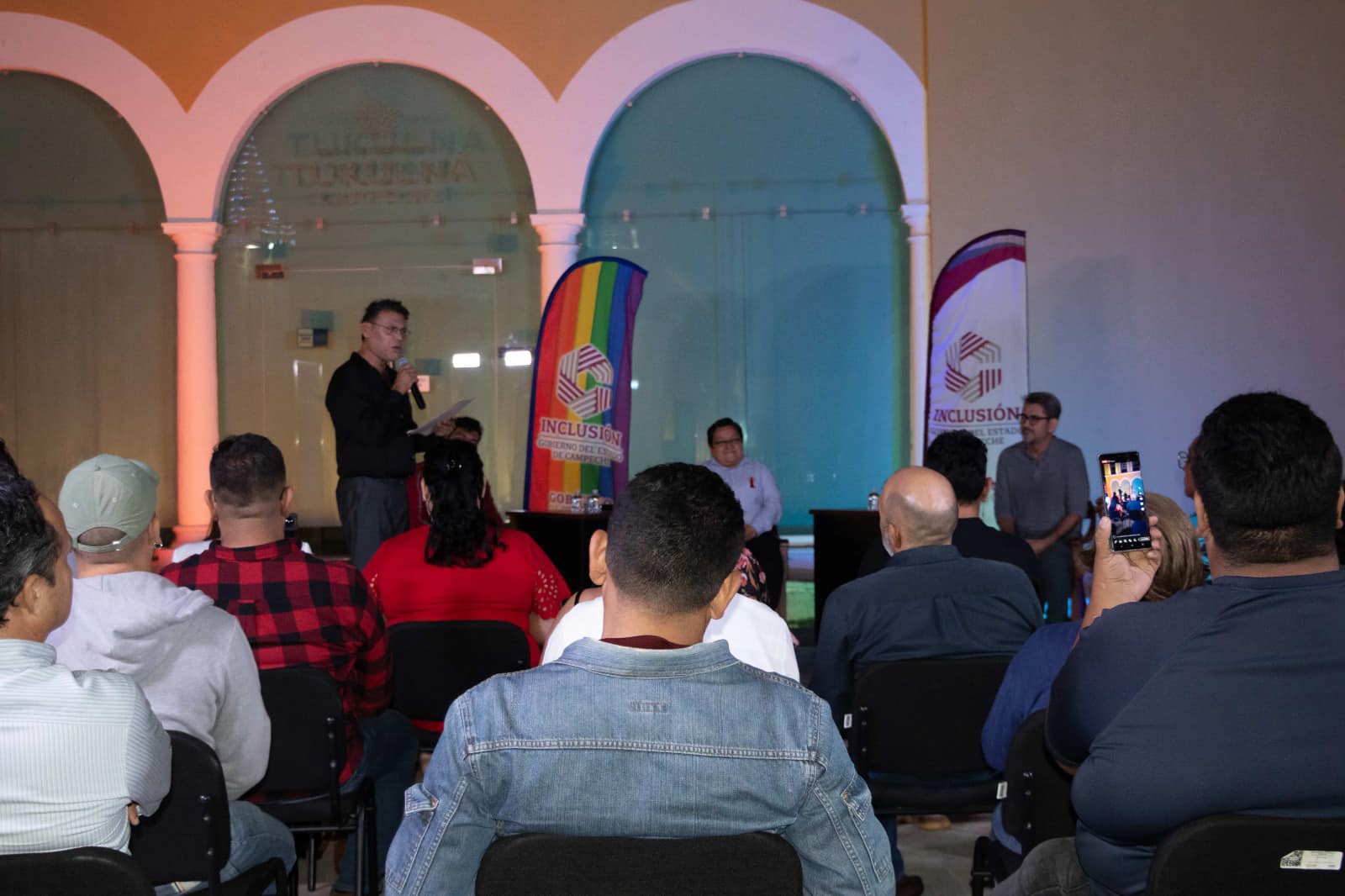 Impulsan inclusión de personas con VIH/Sida - Punto Medio