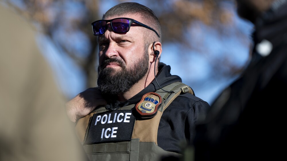 ICE deporta a madre y su hijo con cáncer, denuncian activistas - Punto ...