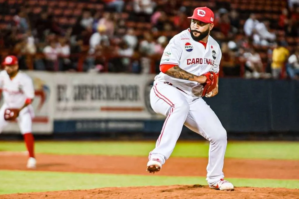 Edwin Escobar llega a Los Leones de Yucatán - Punto Medio